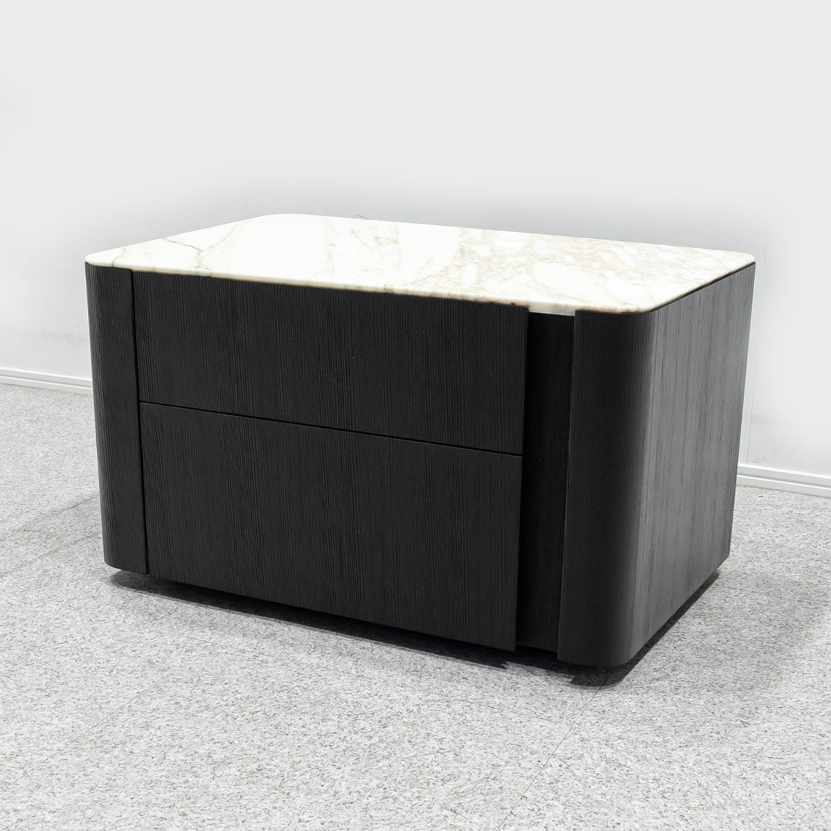 Minotti / Lou "Nightstand" – Back to the Furniture