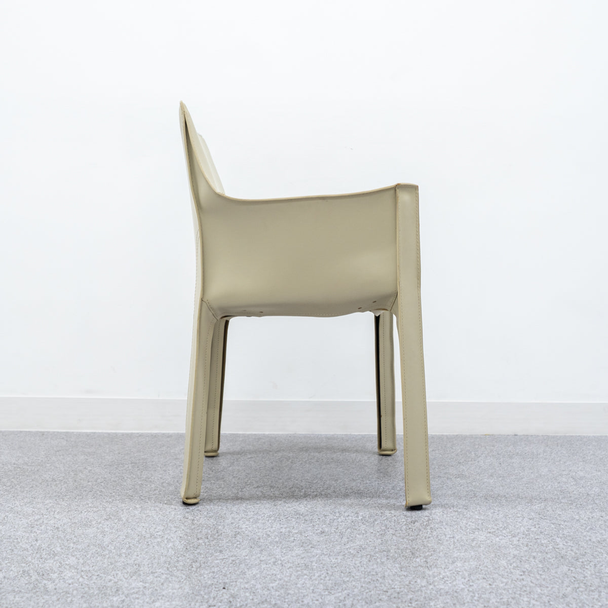 Cassina / 413 CAB – Back to the Furniture