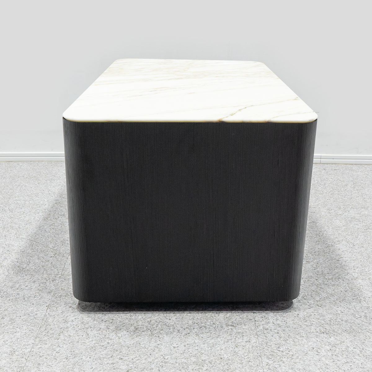 Minotti / Lou "Nightstand" – Back to the Furniture