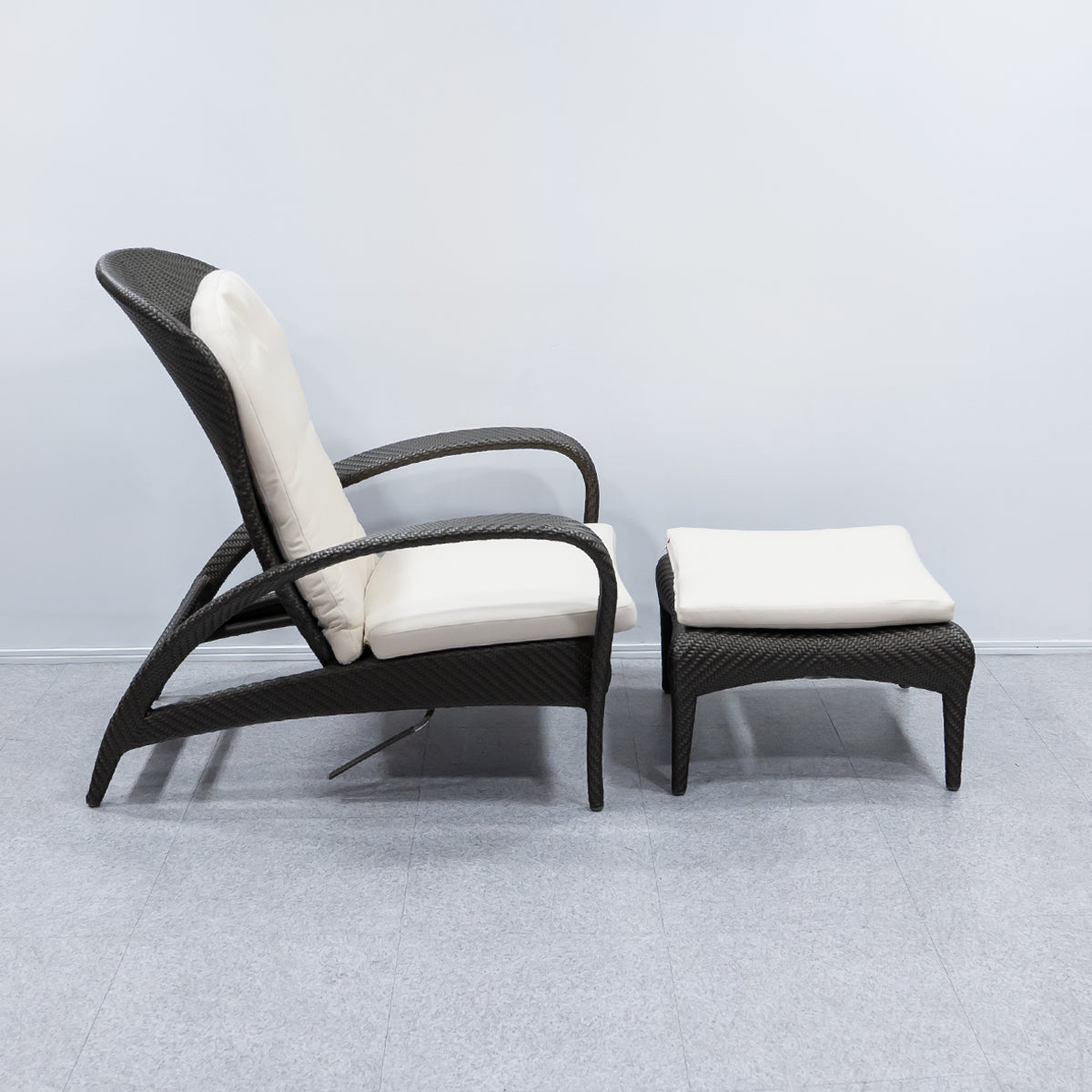 DEDON / Tango – Back to the Furniture