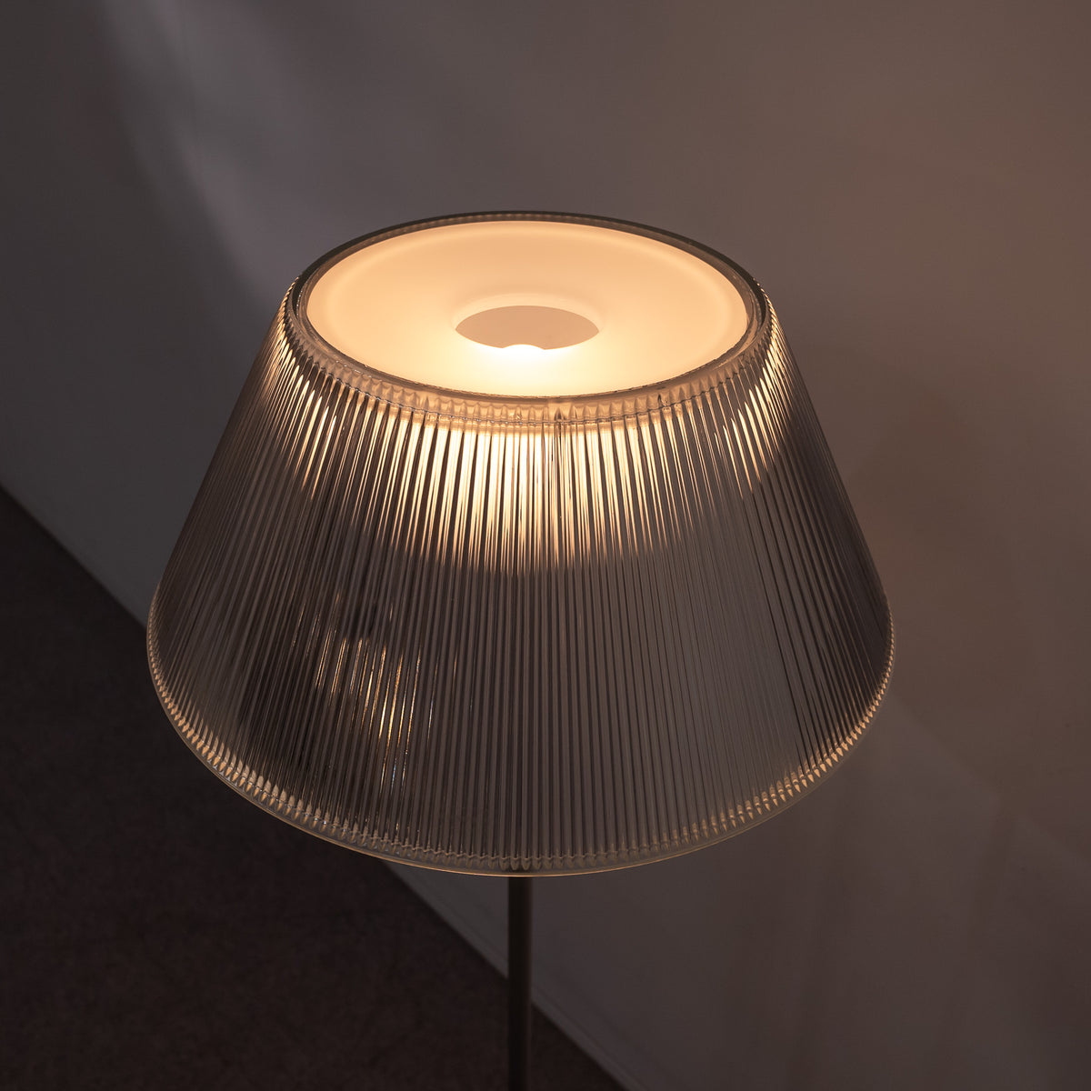 FLOS / Romeo Moon F – Back to the Furniture