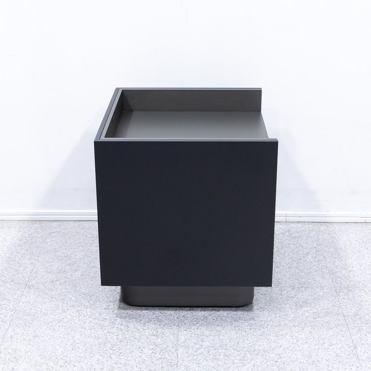 Minotti / DARREN NIGHTSTANDS – Back to the Furniture
