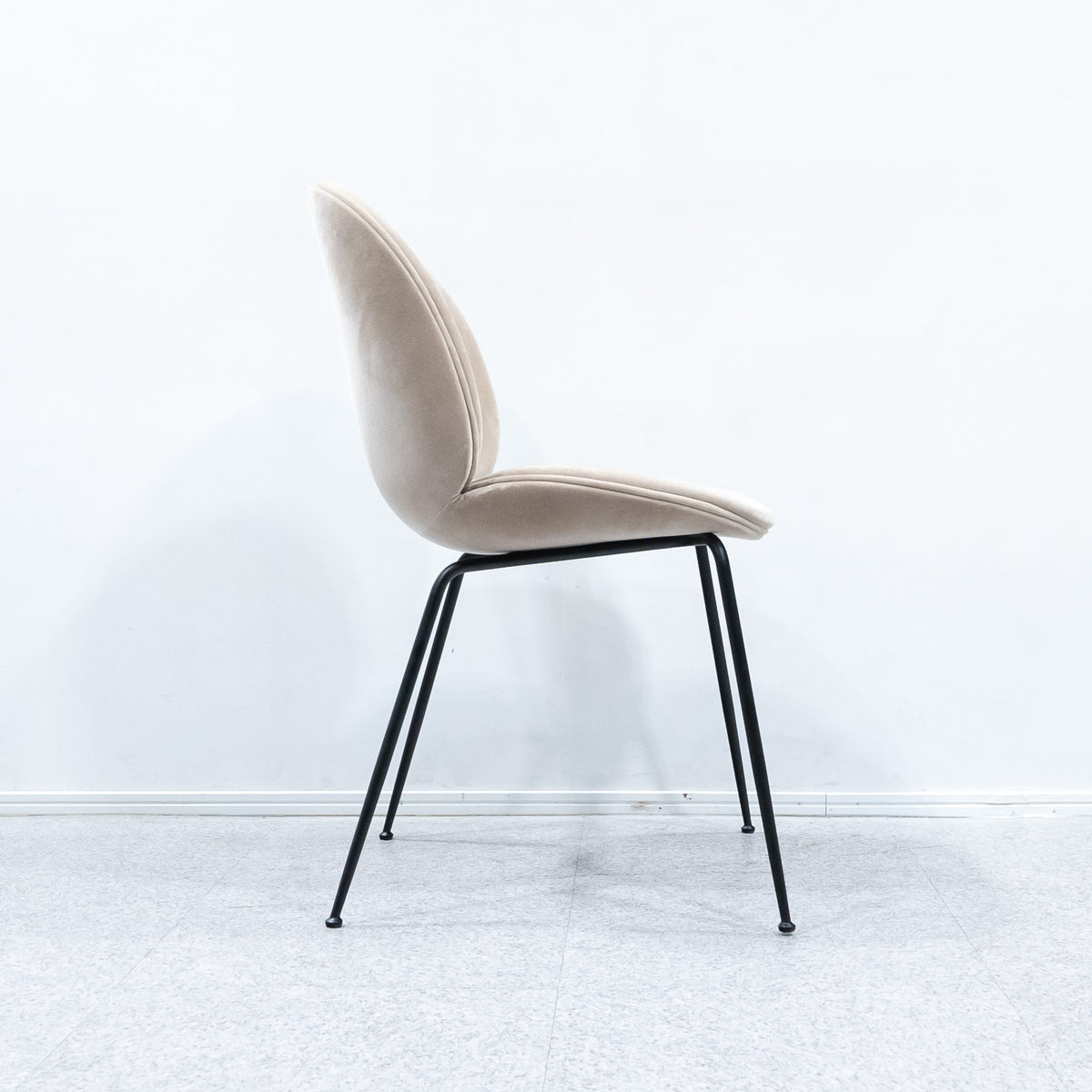 GUBI / Beetle Dining Chair Fully Upholstered – Back to the Furniture