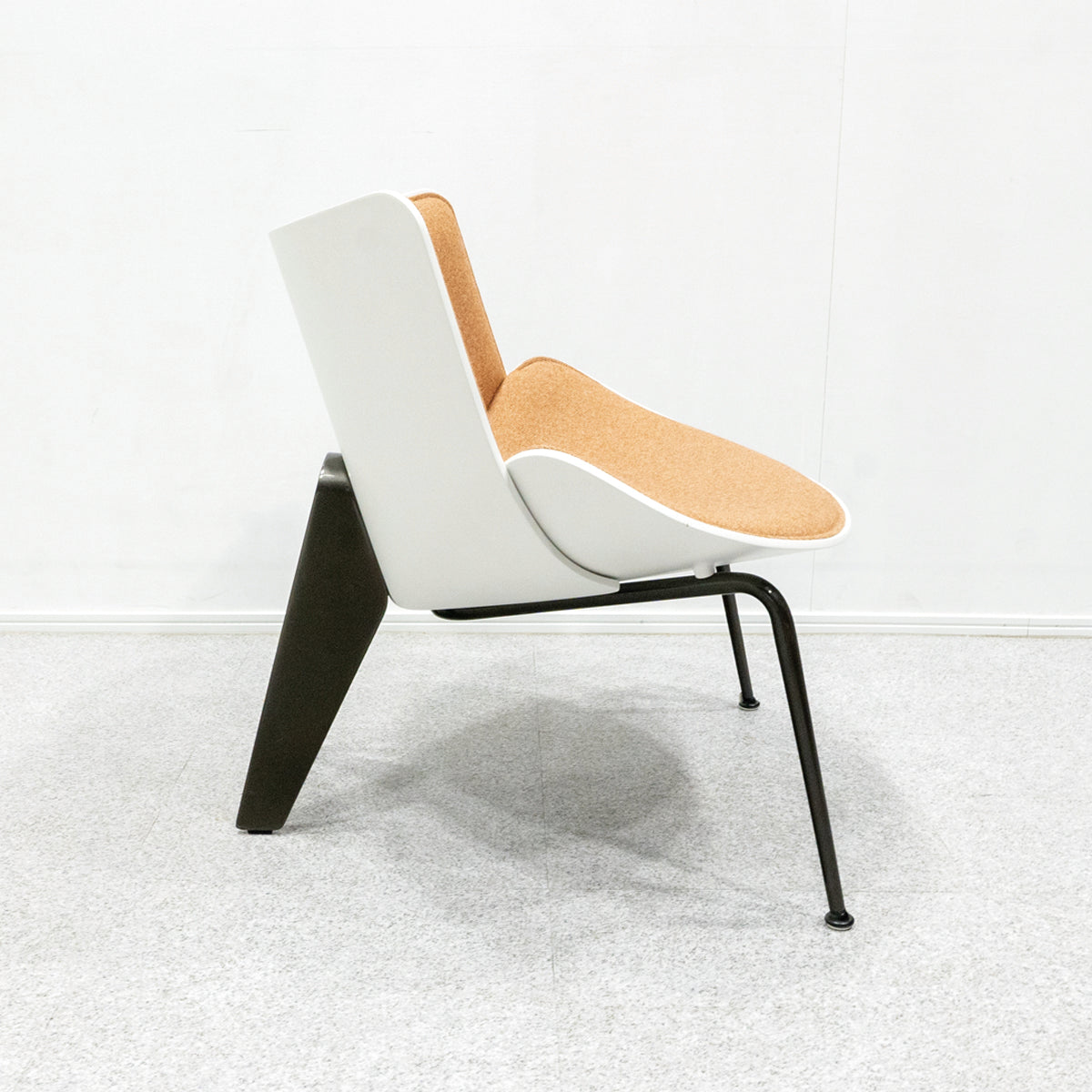 B&B ITALIA / DO-MARU – Back to the Furniture